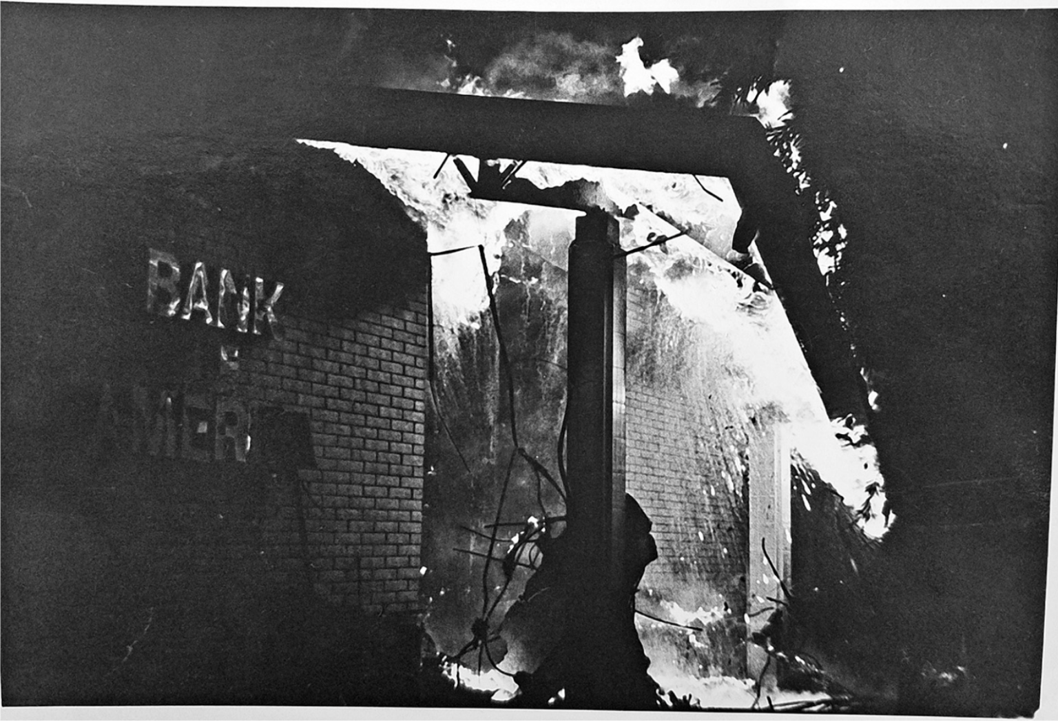 Headline History: Trouble in Paradise: The Isla Vista Riots of 1970 ...